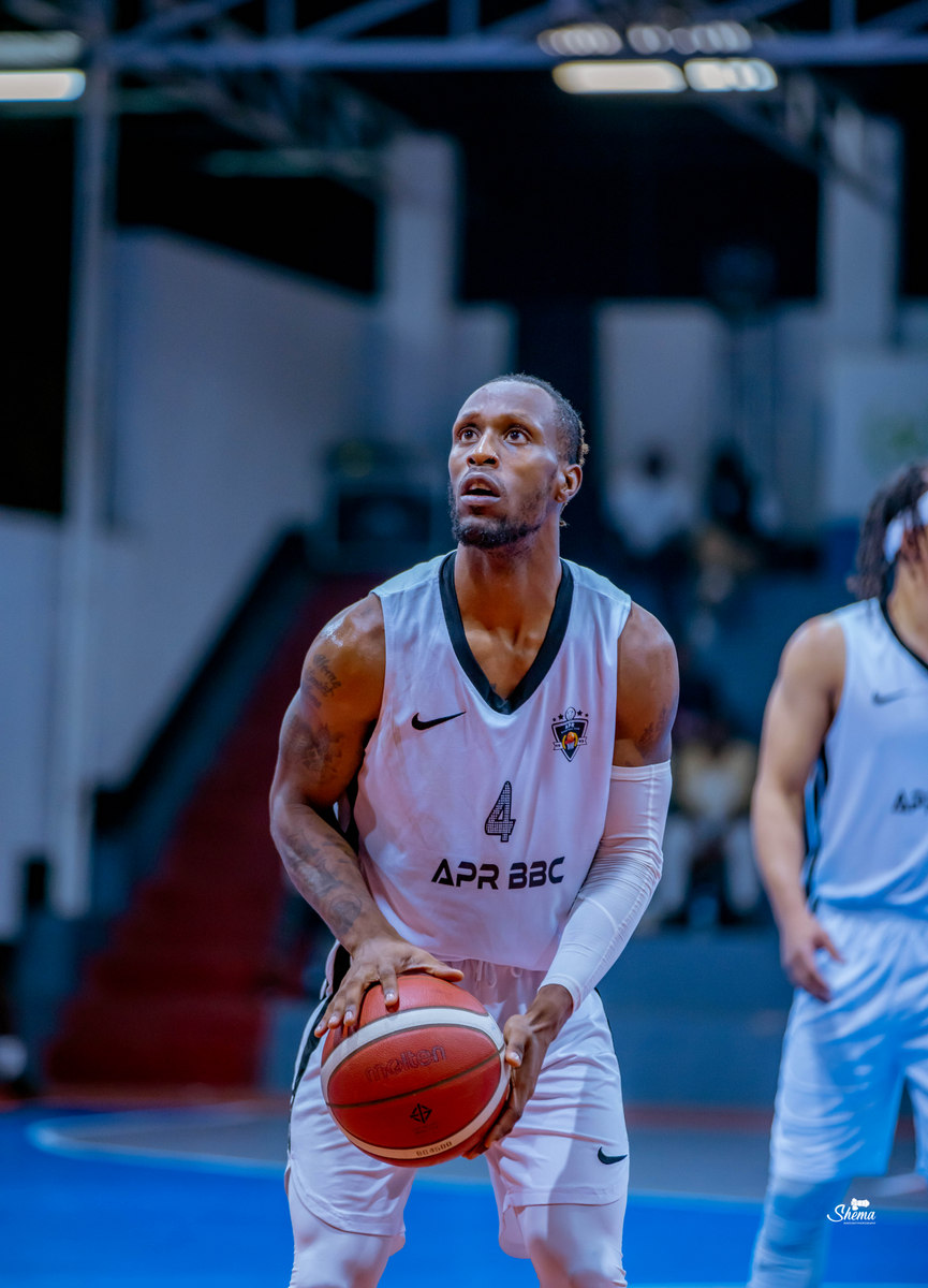 BASKETBALL: APR BBC yatsinze UGB, Kigali Titans bikomeza kwanga ...